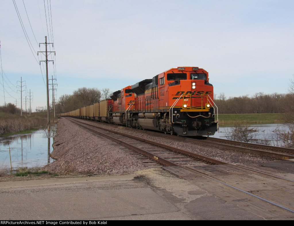 BNSF 8522 8472 begins to heads South